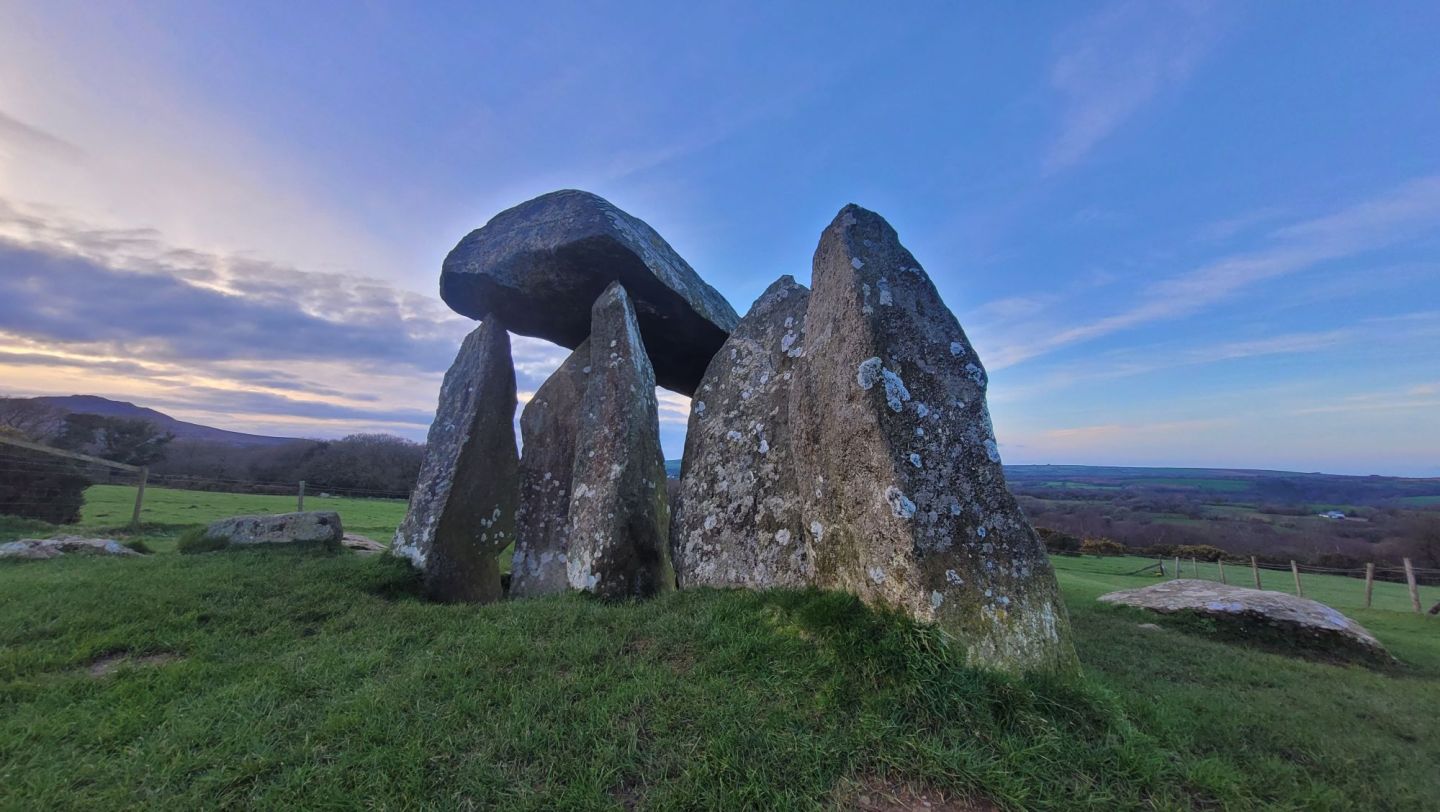 Walks in Wales! The must-see Neolithic Cromlechs in Pembrokeshire ...