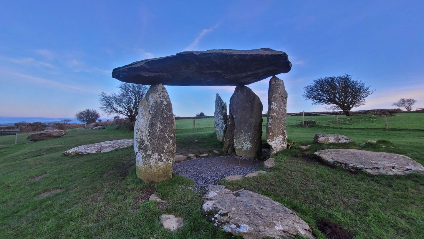 Walks in Wales! The must-see Neolithic Cromlechs in Pembrokeshire ...