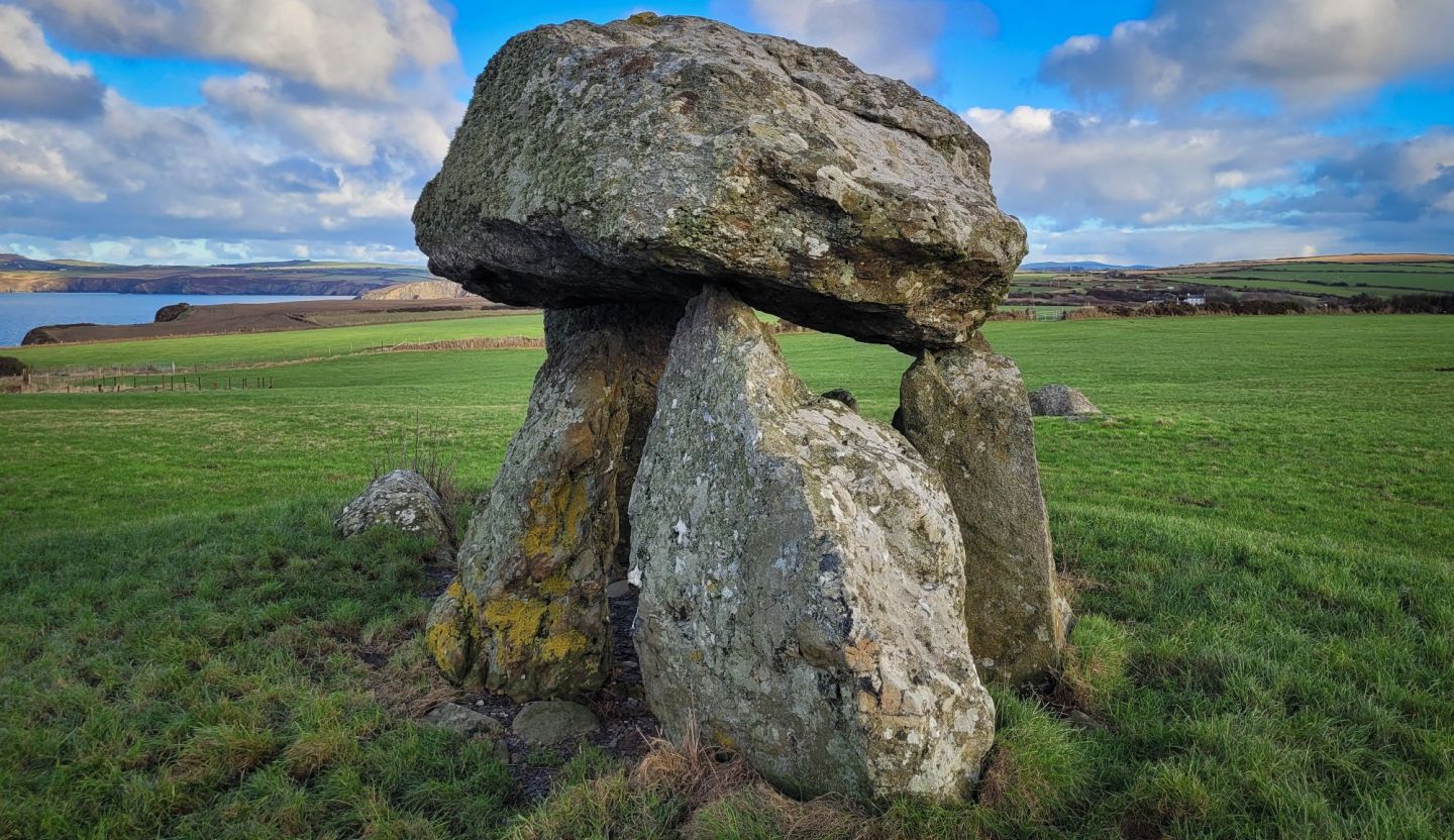 Walks in Wales! The must-see Neolithic Cromlechs in Pembrokeshire ...